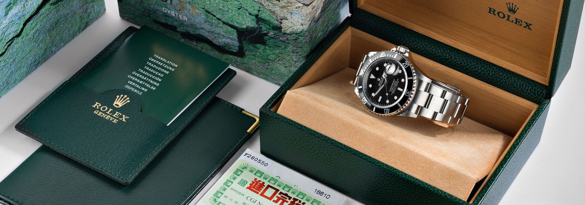 Luxury Watches – The Value of Original Box and Papers for Co